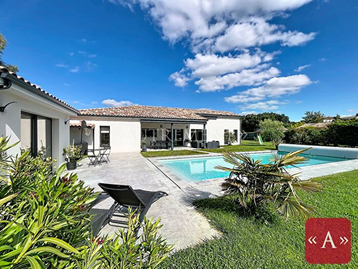 Maison 6 pièces à Saint-Sulpice-la-Pointe, à vendre