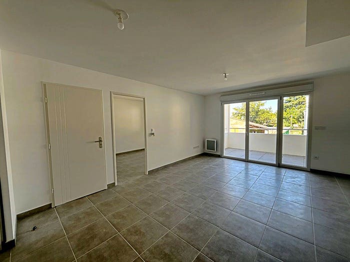 Partie Nord Est, Saint-Rémy-de-Provence : Appartement 2 pièces à louer