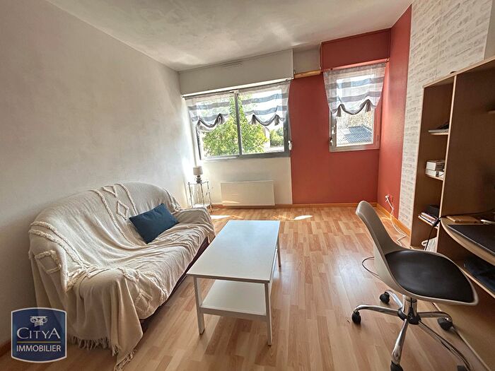 Appartement 2 pièces à Laval, Pavement, à louer
