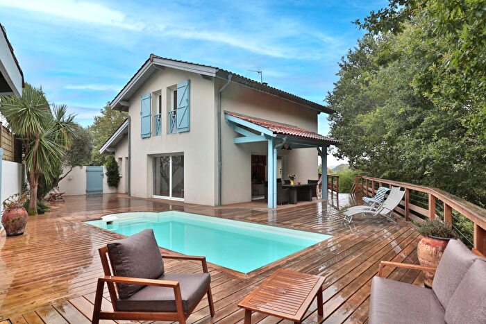 Maison à vendre - Ahetze - 6 pièces - 4 chambres