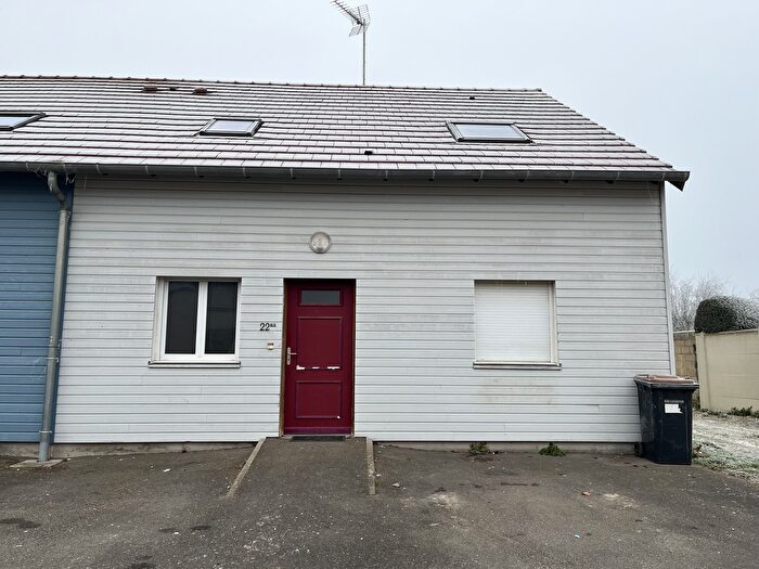 Maison à louer - Voves - 5 pièces - 4 chambres