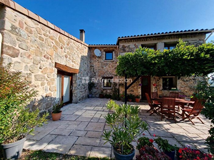 Maison à vendre - Vernoux-en-Vivarais - 16 pièces - 9 chambres