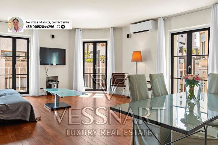 Appartement à vendre - Cannes, Centre-ville - 3 pièces - 2 chambres