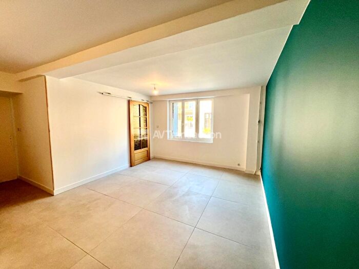 Maison 6 pièces à vendre à Yenne