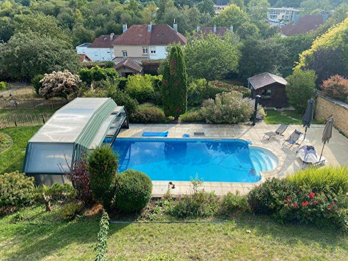 Maison 15 pièces à vendre à Mont-Saint-Martin