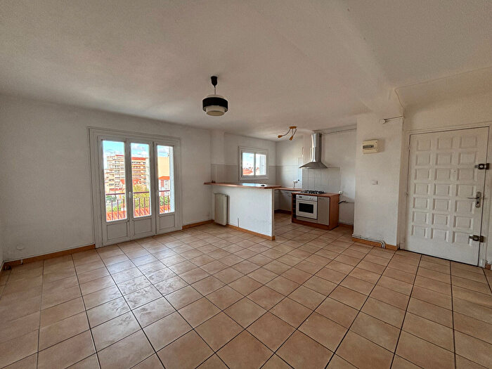 Appartement à louer - Perpignan, Les Platanes - 3 pièces - 2 chambres