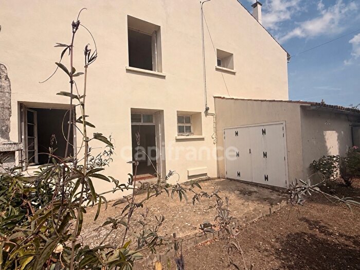 Maison 4 pièces à Mauzé-sur-le-Mignon, à vendre