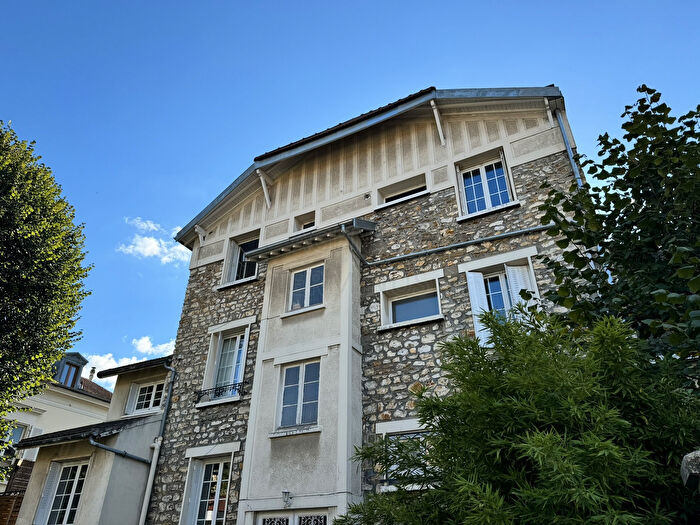 Appartement à vendre - Enghien-les-Bains - 3 pièces - 2 chambres