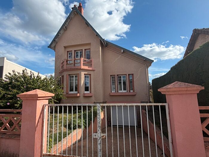 Maison 5 pièces à Le Breuil, à vendre
