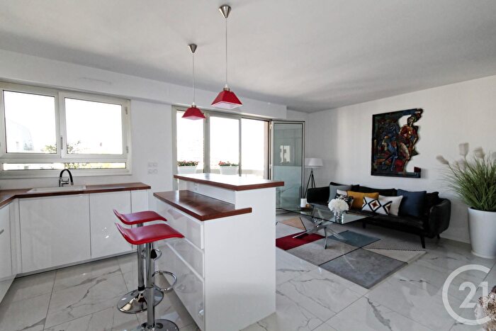 Appartement 2 pièces à Courbevoie, Hôtel de ville, à louer
