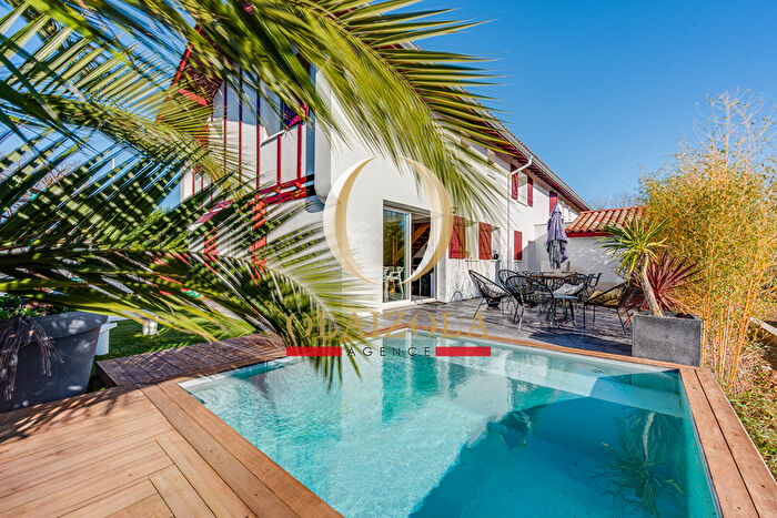 Maison à vendre - Ahetze - 4 pièces - 3 chambres