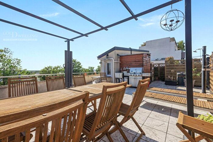 Maison à vendre - Suresnes, République - 6 pièces - 4 chambres