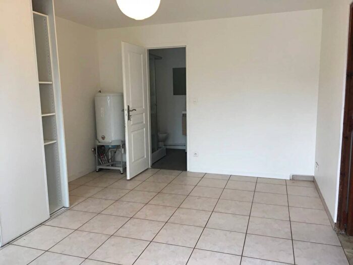 Appartement 1 pièce à Ouest, Igny, à louer