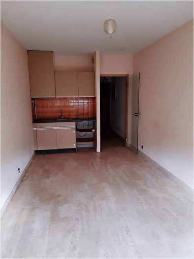 Appartement à louer - Centre Ville-Louis Blanc, Alès - 1 pièce