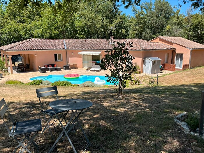 Vergt-de-Biron : Maison 9 pièces à vendre