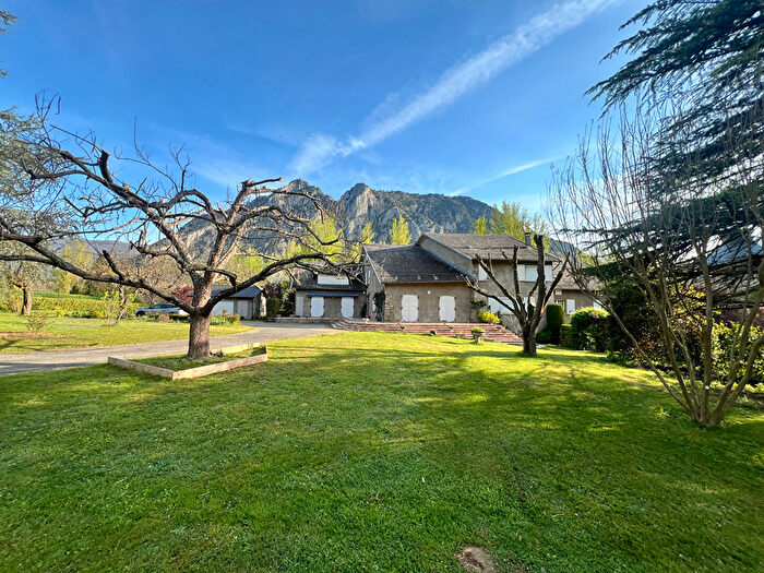 Maison à vendre - Tarascon-sur-Ariège - 10 pièces - 6 chambres