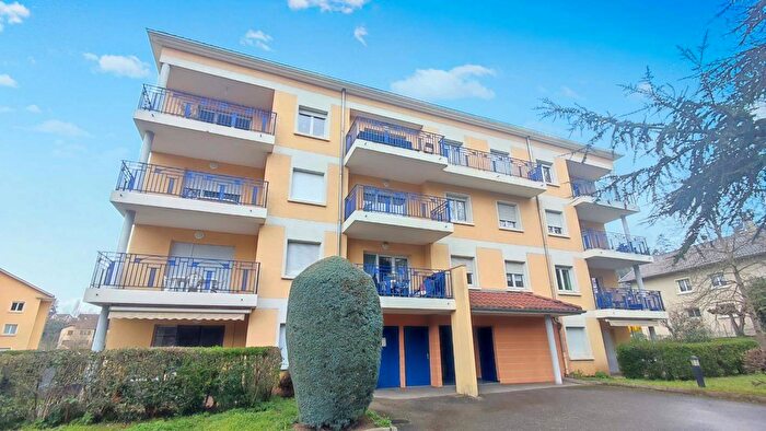 Appartement à louer - Crémieu - 3 pièces - 2 chambres