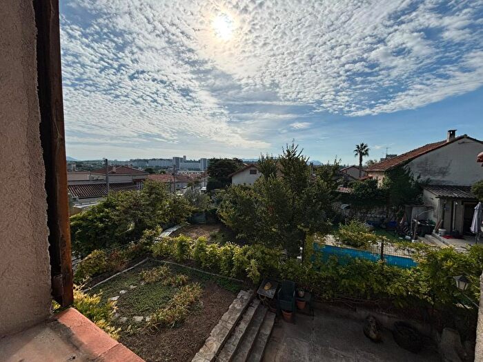 Marseille 13ème, Saint-Jérome : Maison 5 pièces à vendre