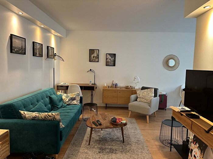 Appartement à louer - Muette Nord, Paris ème arrondissement - 2 pièces - 1 chambre