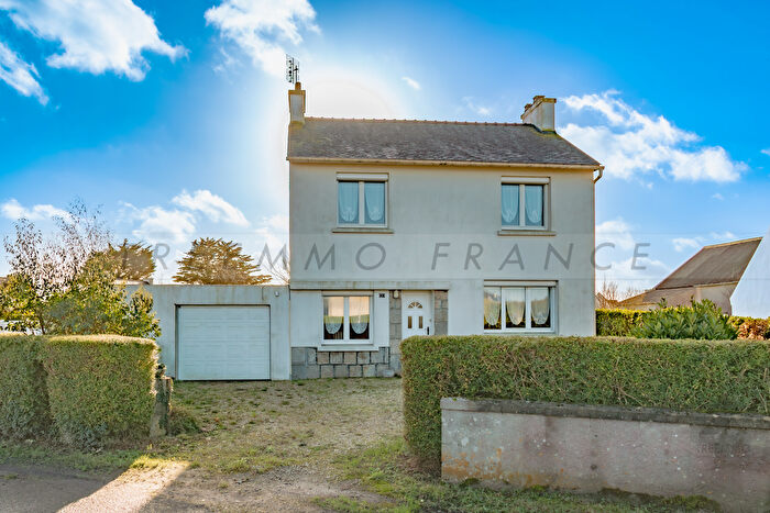 Maison à vendre - Lanhouarneau - 5 pièces - 3 chambres