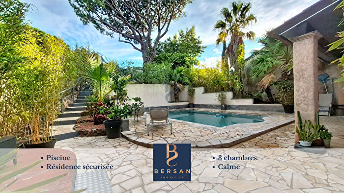 Maison à vendre - Fréjus - 5 pièces - 3 chambres