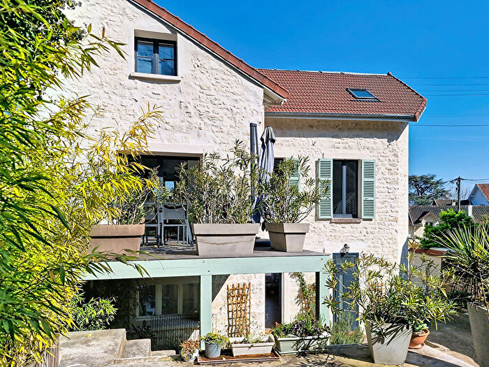 Maison à louer - Villennes-sur-Seine - 5 pièces - 4 chambres