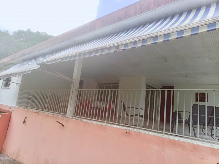 Appartement à louer - Le Gosier - 4 pièces - 3 chambres