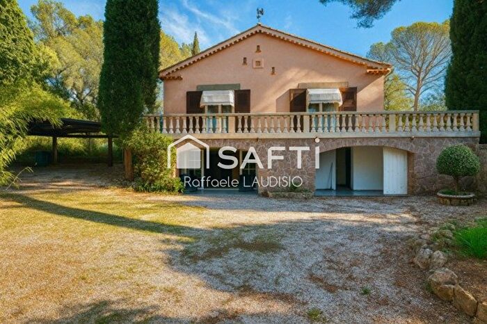 Maison à vendre - Saint-Raphaël, Boulouris - 5 pièces - 4 chambres