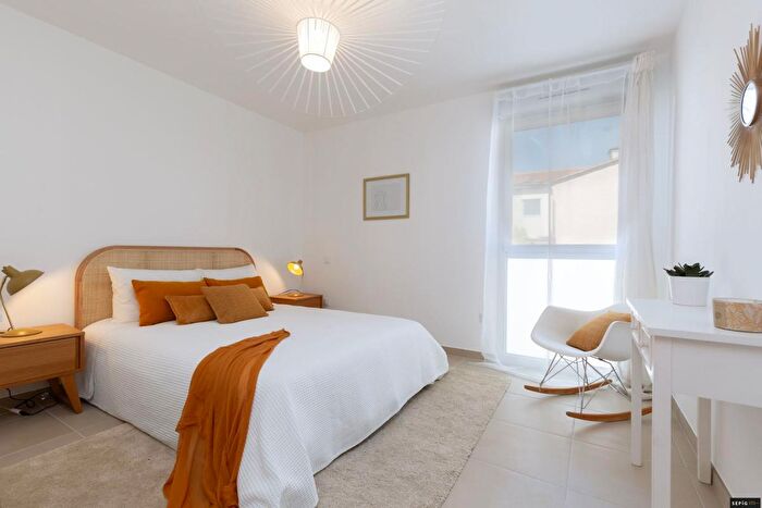 Appartement 3 pièces à Nîmes, Les Amoureux, à louer