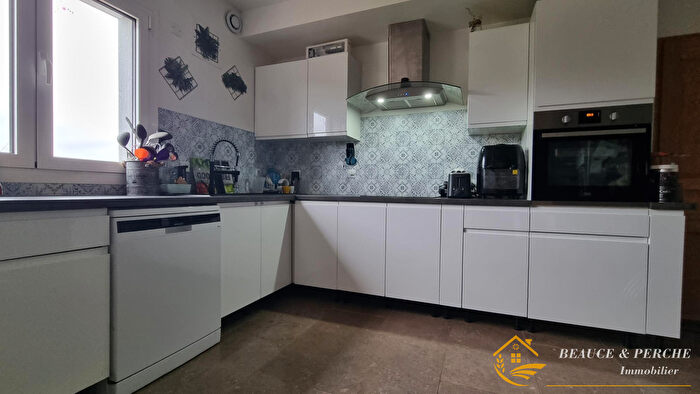 Maison à vendre - Illiers-Combray - 8 pièces - 6 chambres