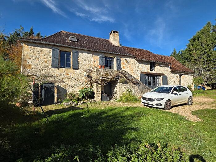 Maison à vendre - Anlhiac - 8 pièces - 5 chambres