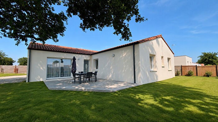 Maison 4 pièces à La Chapelle-Hermier, à vendre