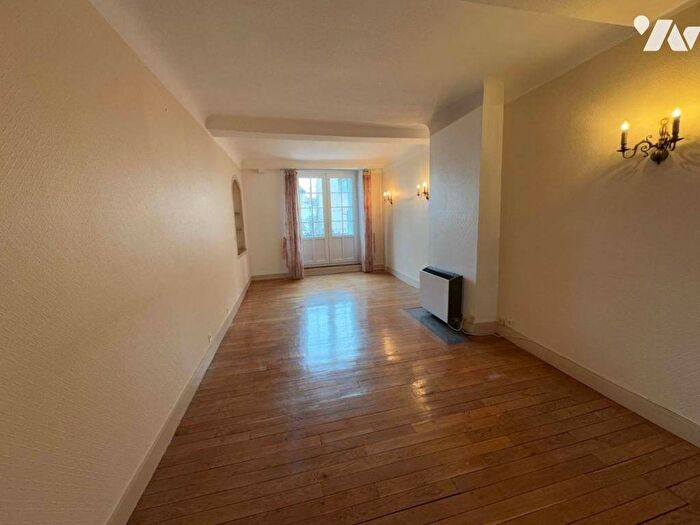 Appartement à louer - Dole - 4 pièces - 2 chambres