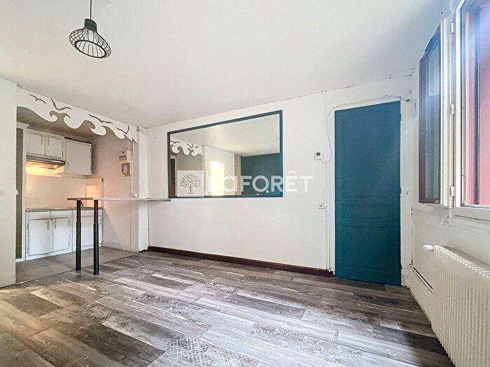 Appartement à louer - Hôtel de Ville, Elbeuf - 3 pièces - 2 chambres