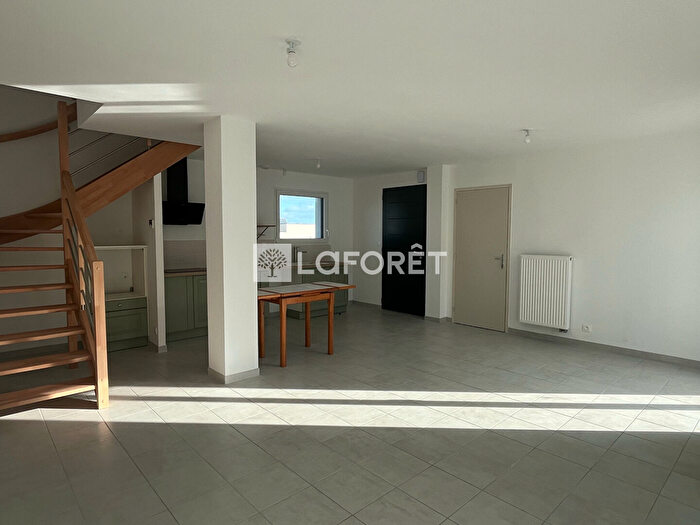 Maison à louer - Saint-Quay-Perros - 4 pièces - 3 chambres