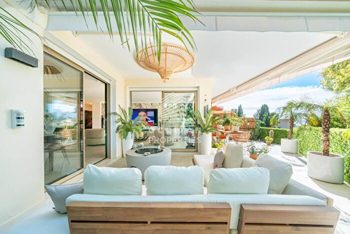 Cannes, Californie Pezou : Appartement 4 pièces à vendre