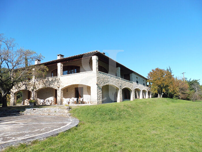 Maison à vendre - Grignan - 11 pièces - 7 chambres