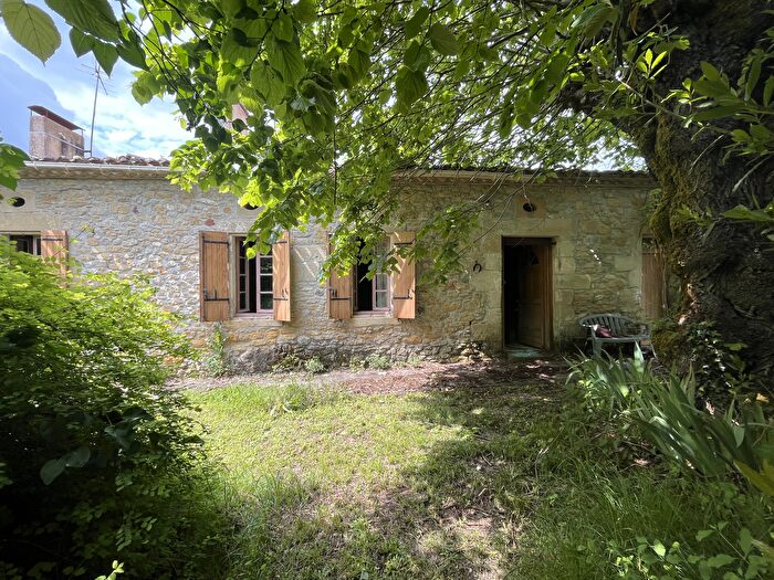 Maison à vendre - Saint-Vivien-de-Monségur - 5 pièces - 4 chambres