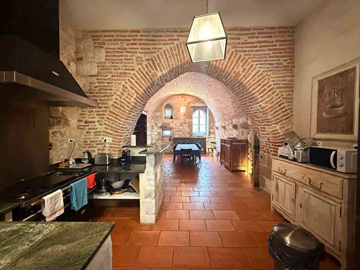 Maison à vendre - Penne-dAgenais - 8 pièces - 5 chambres