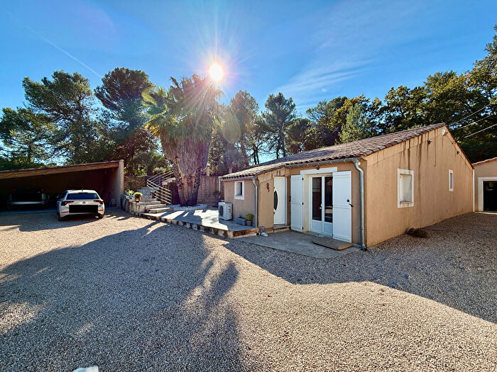 Maison à vendre - Saint-Maximin-la-Sainte-Baume, Argérie, Saint-Pilon, Batailloles, Réal Vieux - 4 pièces - 3 chambres