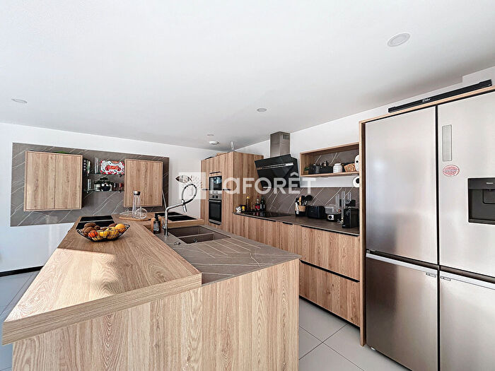 Maisons à vendre et appartements à louer - 1