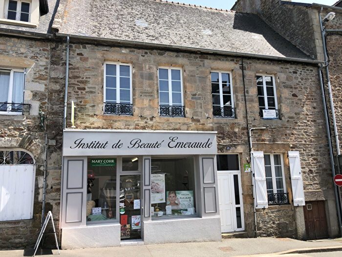 Maison 8 pièces à vendre à Plancoët