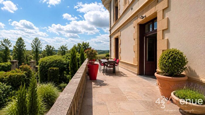 L'Étrat : Appartement 7 pièces à vendre