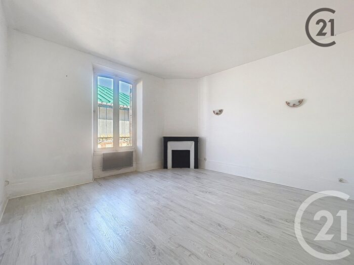 Appartement à louer - Villeneuve-sur-Yonne - 2 pièces - 1 chambre