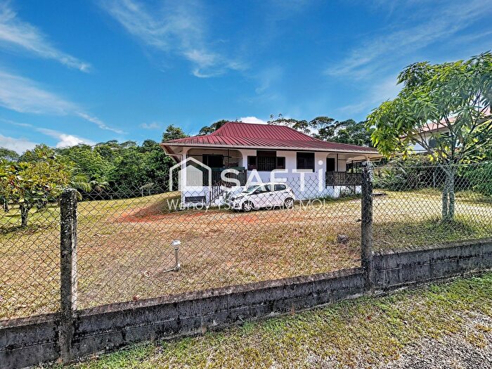 Maison à vendre - Matoury - 8 pièces - 4 chambres