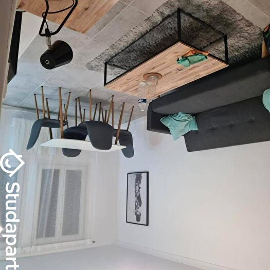 Appartement à louer - Beaucaire, Nîmes - 1 pièce - 1 chambre