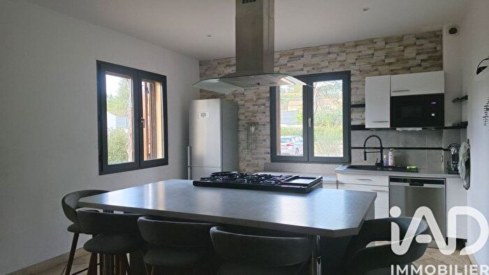Plan-dAups-Sainte-Baume : Maison 6 pièces à louer