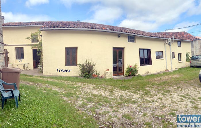 Fontaine-Chalendray : Maison 10 pièces à vendre