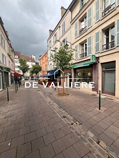 Centre Ville, Rueil-Malmaison : Appartement 2 pièces à louer