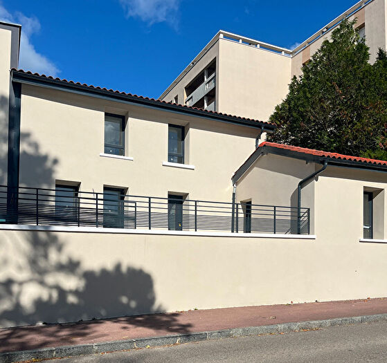 Maison à vendre - Pont-Évêque - 5 pièces - 4 chambres